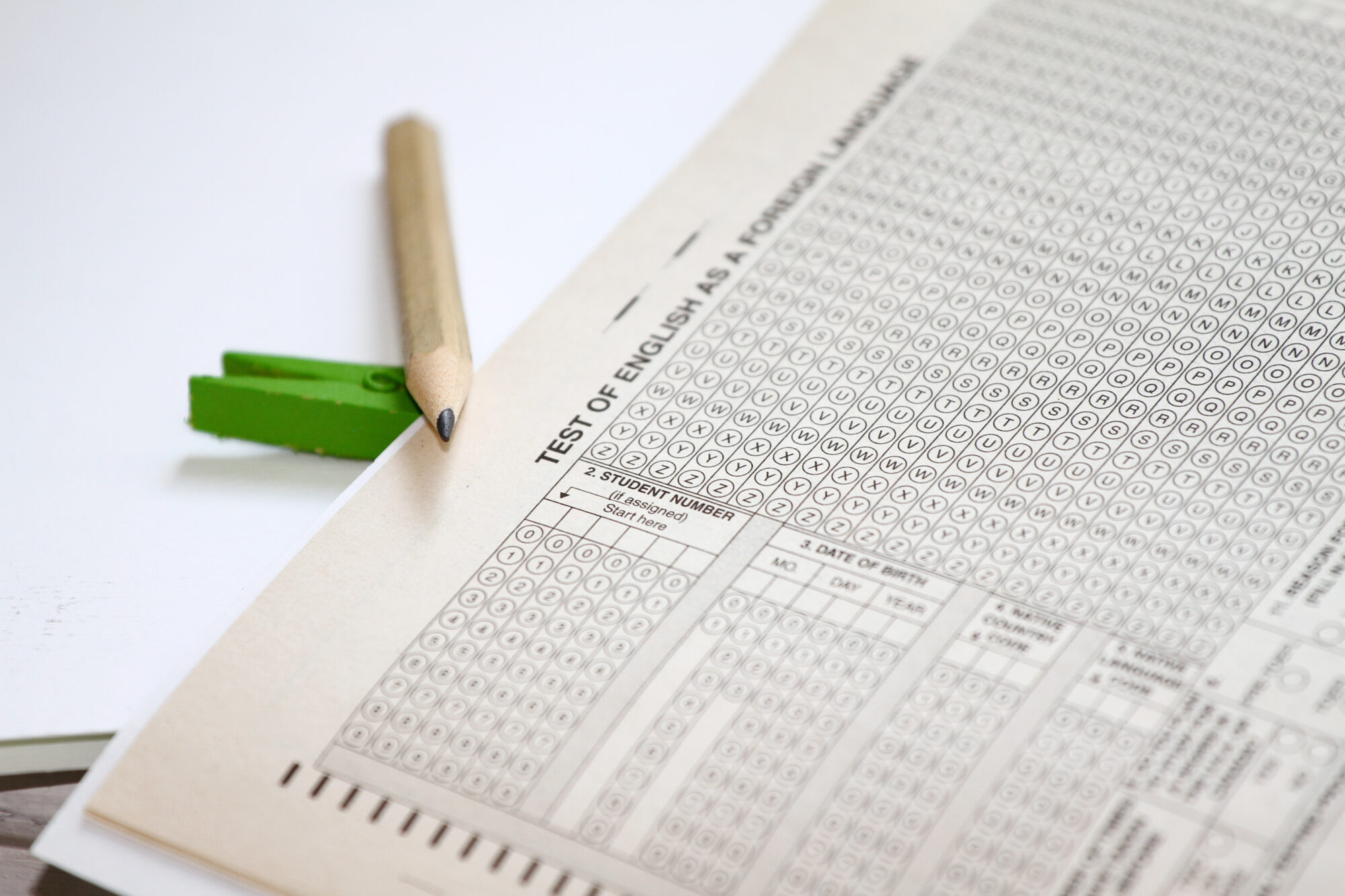 TOEFL80点のレベルは？必要勉強時間や勉強法、TOEICとの換算表まとめ | ENGLISH TIMES